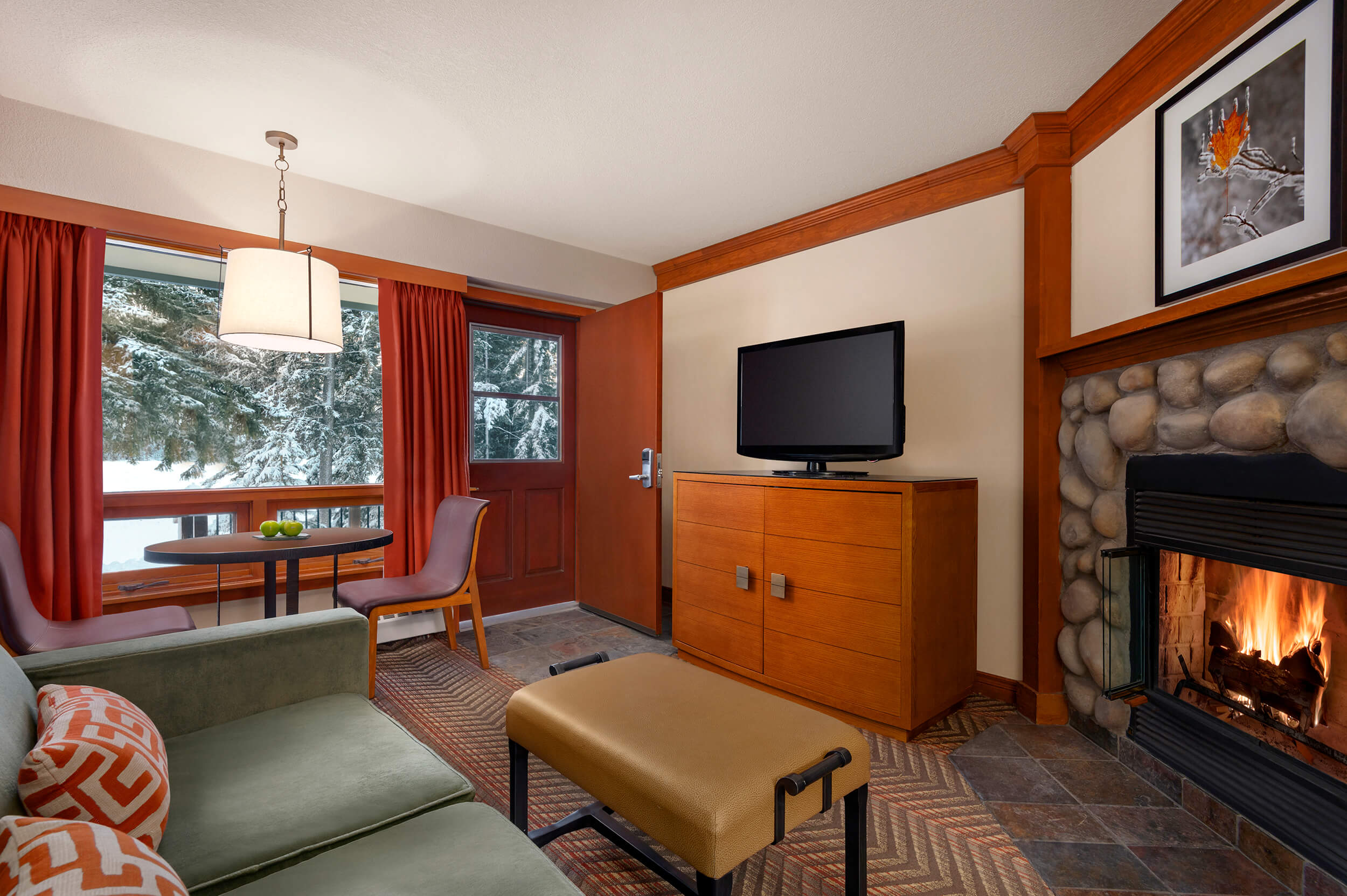 Rooms & Suites - Fairmont Jasper Park Lodge