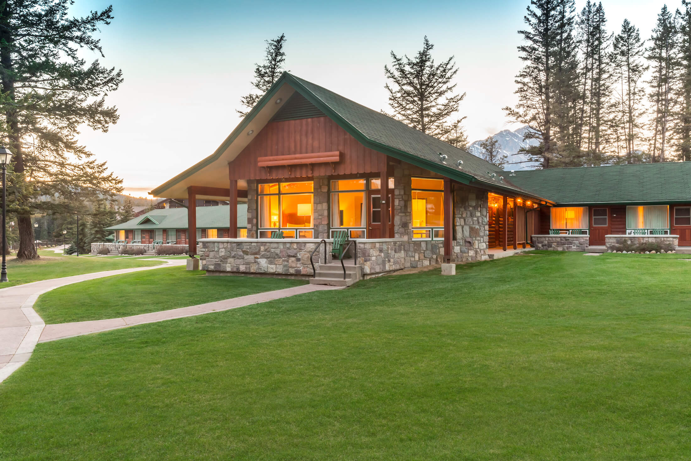 Rooms & Suites - Fairmont Jasper Park Lodge