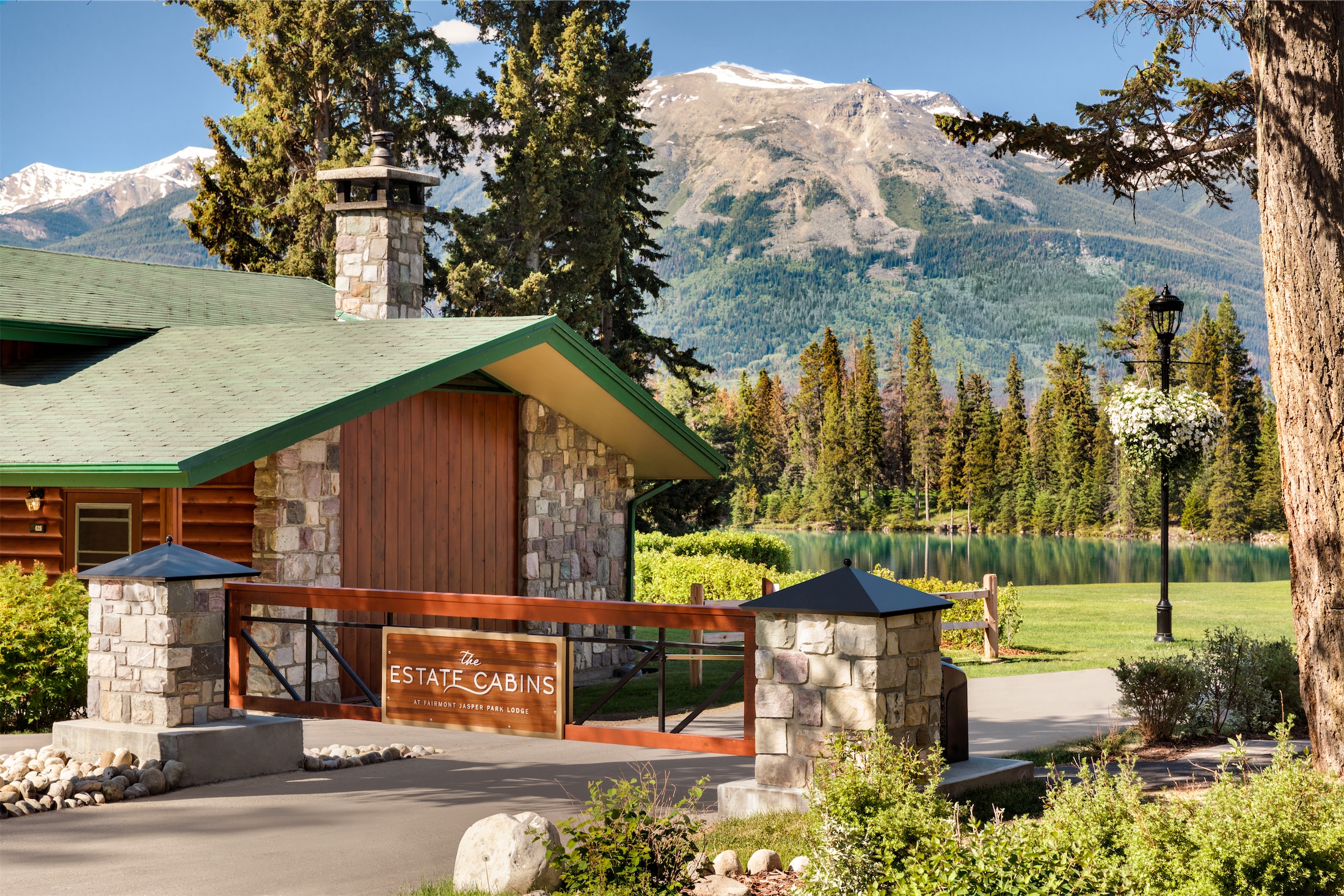Rooms & Suites - Fairmont Jasper Park Lodge